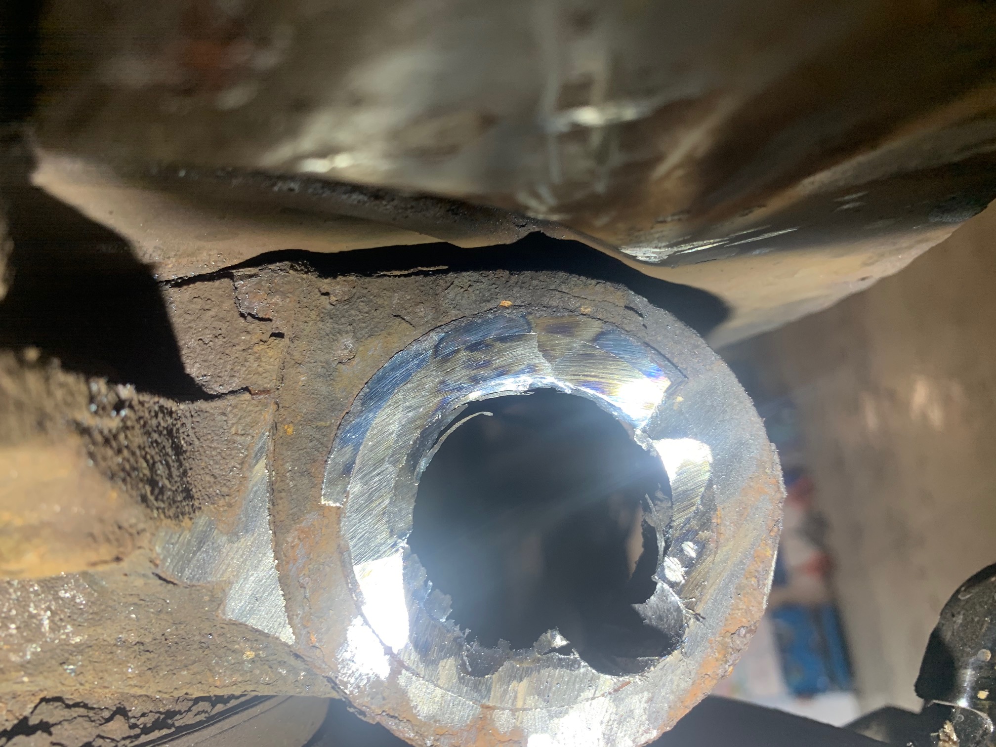 Range Rover Rear Hub Bushes. – Aarons Autos